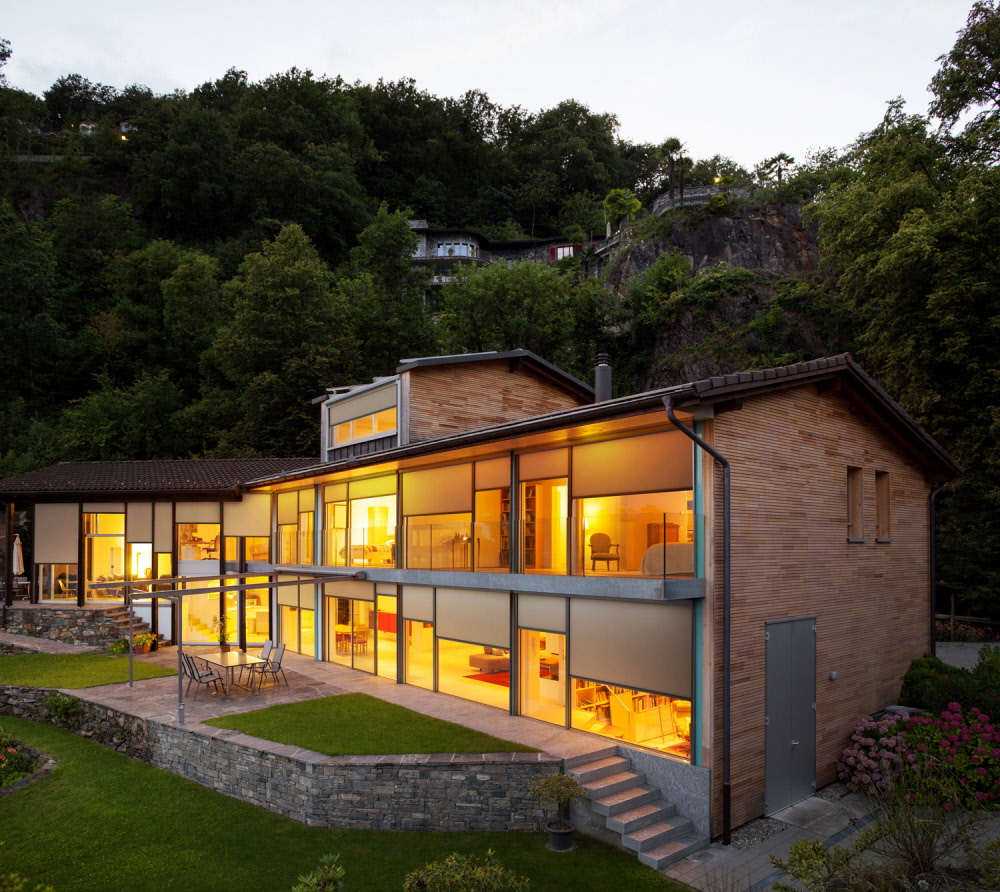 Store vertical coffre guidé zip coupe vent, PVC opaque, motorisé radio ...