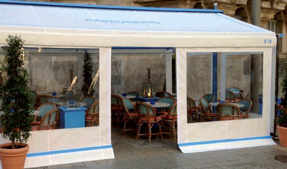 STORE VERTICAL extérieur sans guide sur mesure et toile PVC avec fenêtre